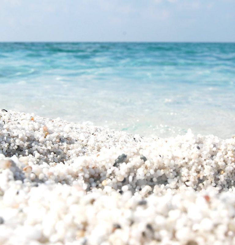 Browse the best holiday destinations on the western coast of Sardinia